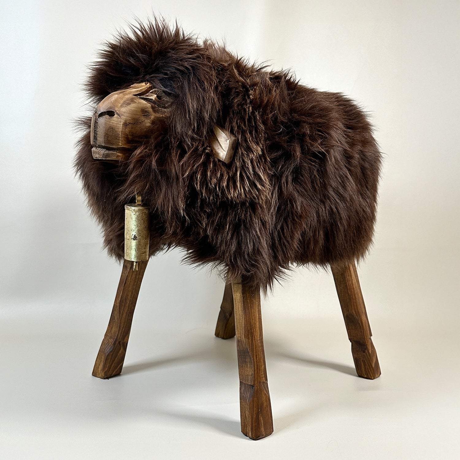 Klassische Schafhocker – Schafhocker.com | handgefertigte Sitzhocker ...