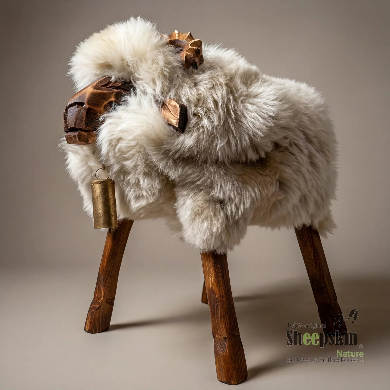 Sheep stool »Toni« the elegant Bua champagne | Sheepskin Nature ...