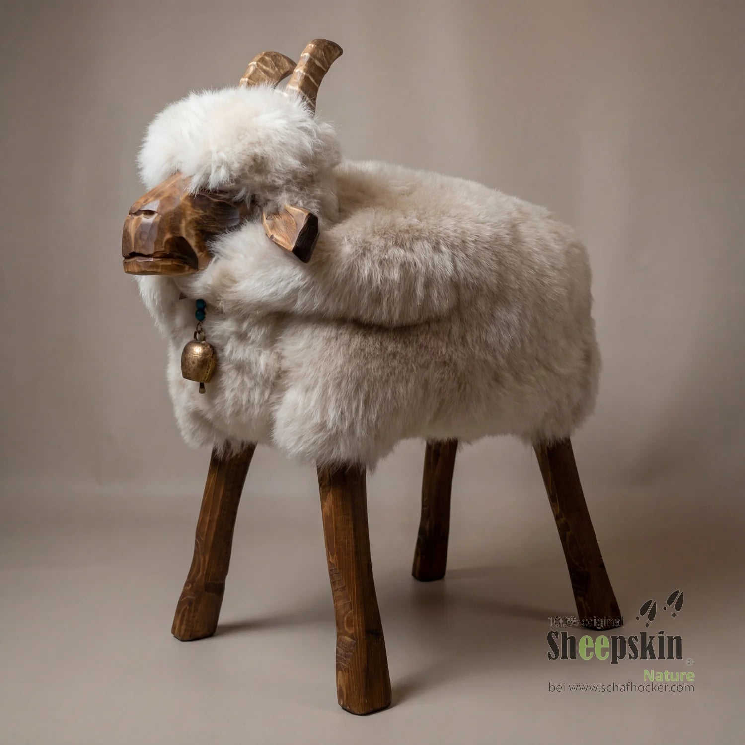 Hocker »Greta« die freche Ziege" champagner | Sheepskin Nature ...