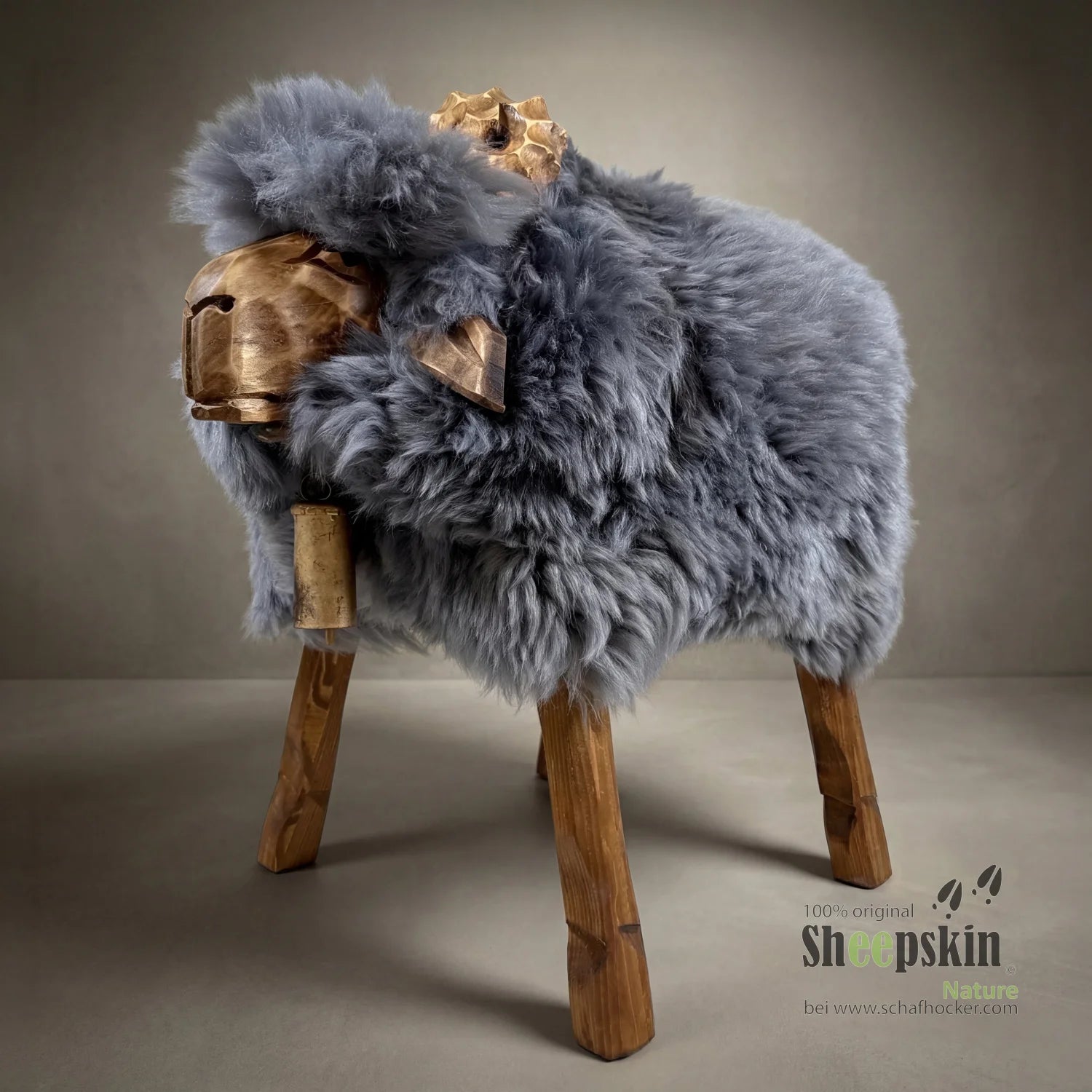 Schafhocker »Klaus« der freche Bua | silbergrau | Sheepskin Nature ...
